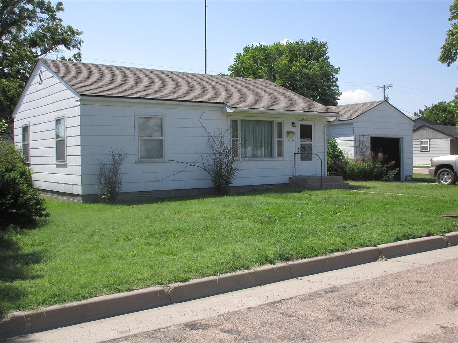 625 Beaman Ave, Oakley, KS 67748 | Zillow