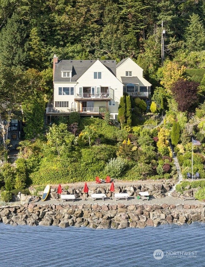 2339 Perkins Lane W, Seattle, WA 98199 | Zillow