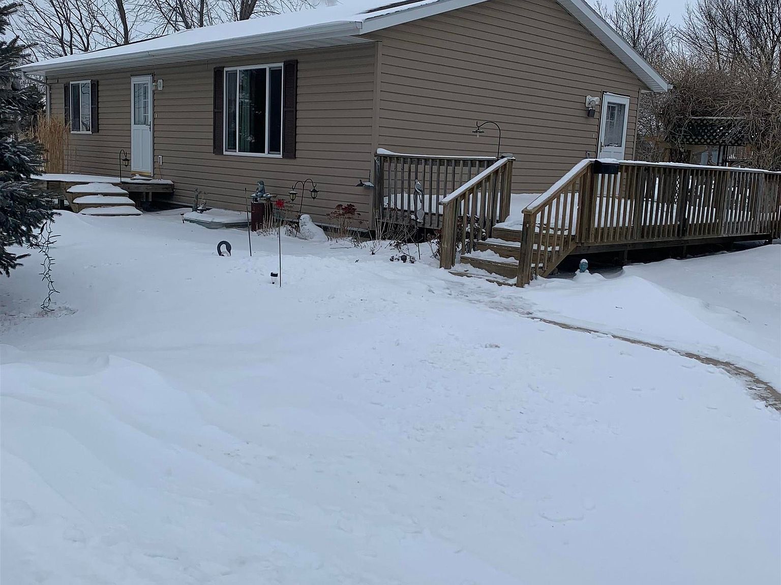 46898 Jefferson St, Burbank, SD 57010 | Zillow