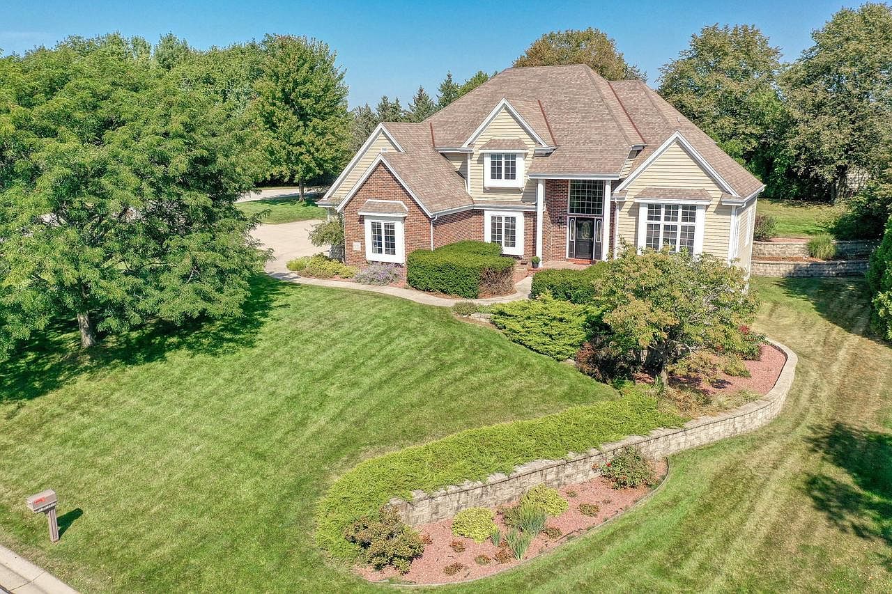 N33W23234 Greenbriar ROAD, Pewaukee, WI 53072 | Zillow