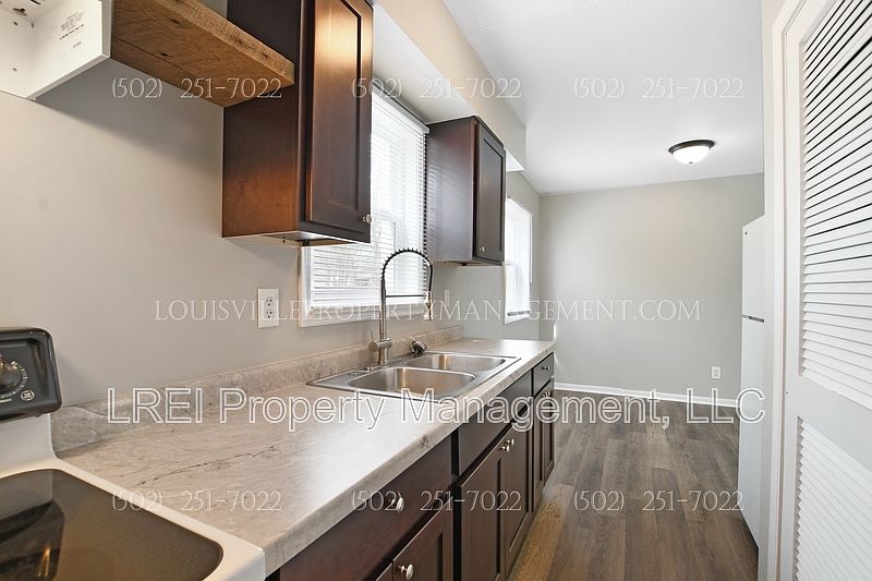 12617 E Orell Rd #2, Louisville, KY 40272 | Zillow