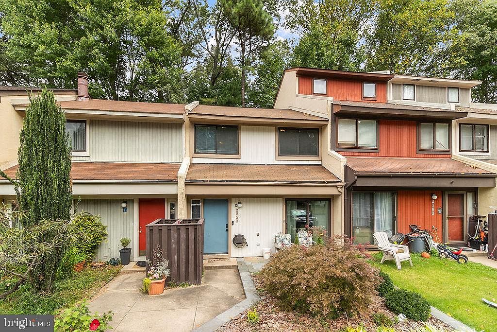 2258 Coppersmith Sq, Reston, VA 20191 | Zillow