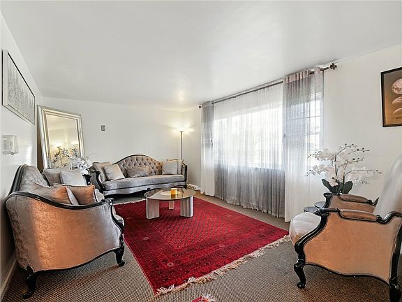 85 Florendin Dr, Henrietta, NY 14467 | Zillow