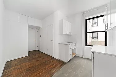 186 Huron Street #2C in Greenpoint, Brooklyn | StreetEasy