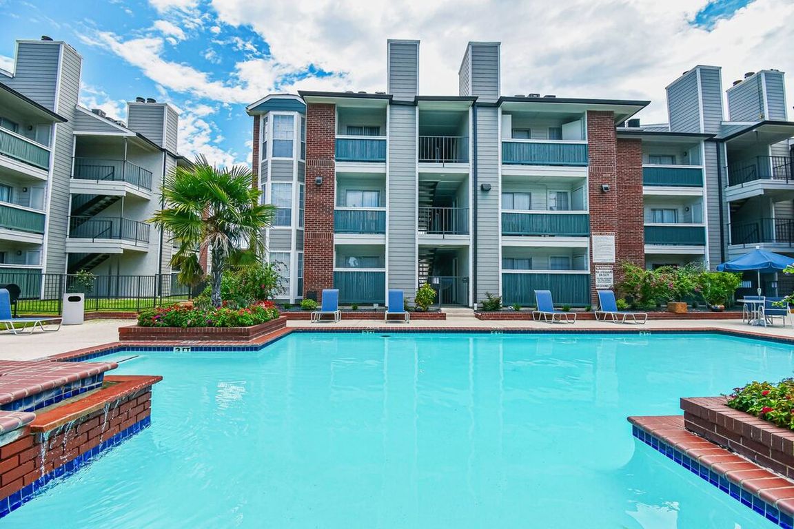 Centerpoint Apartments - 2626 Frankford Rd Dallas TX | Zillow