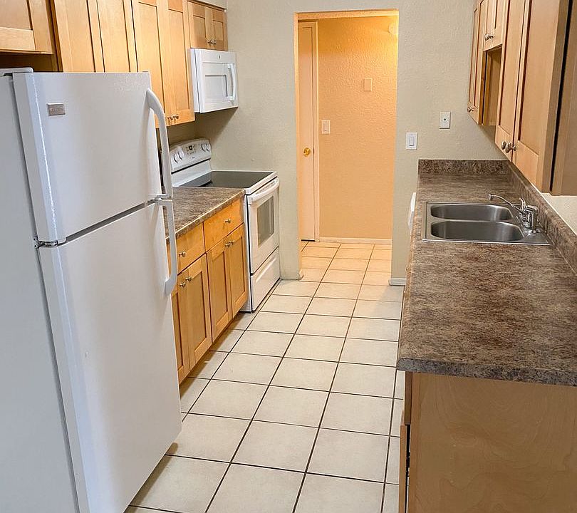 DESERT ATRIUM APARTMENTS - 8750 E Cooper St Tucson AZ | Zillow