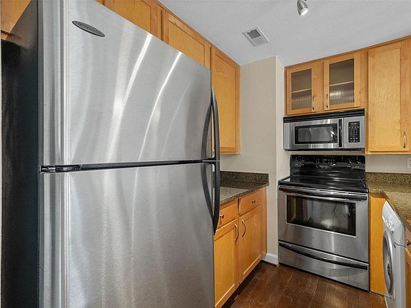 5330 Pershing Ave APT 303, Saint Louis, MO 63112 | Zillow