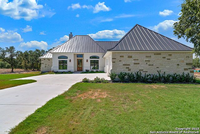 839 Stone Loop, Castroville, TX 78009 | MLS #1690351 | Zillow
