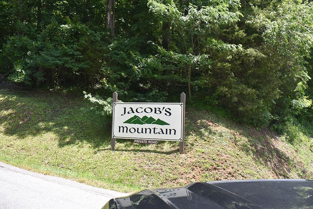 12 Jacobs Mountain Rd, Franklin, NC 28734 | Zillow