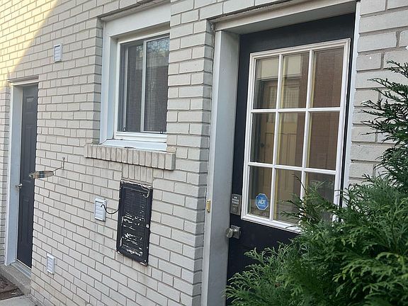 1040 Runningbrook Dr #Basement, Mississauga, ON L4Y 2T2 | Zillow