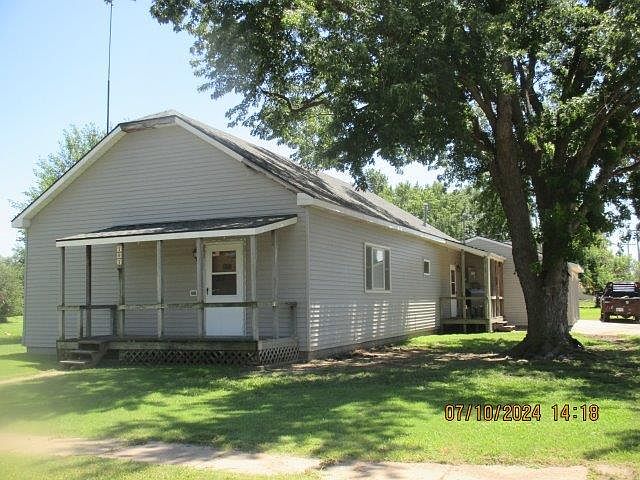 707 E 3rd St, Kinsley, KS 67547 | MLS #211497 | Zillow