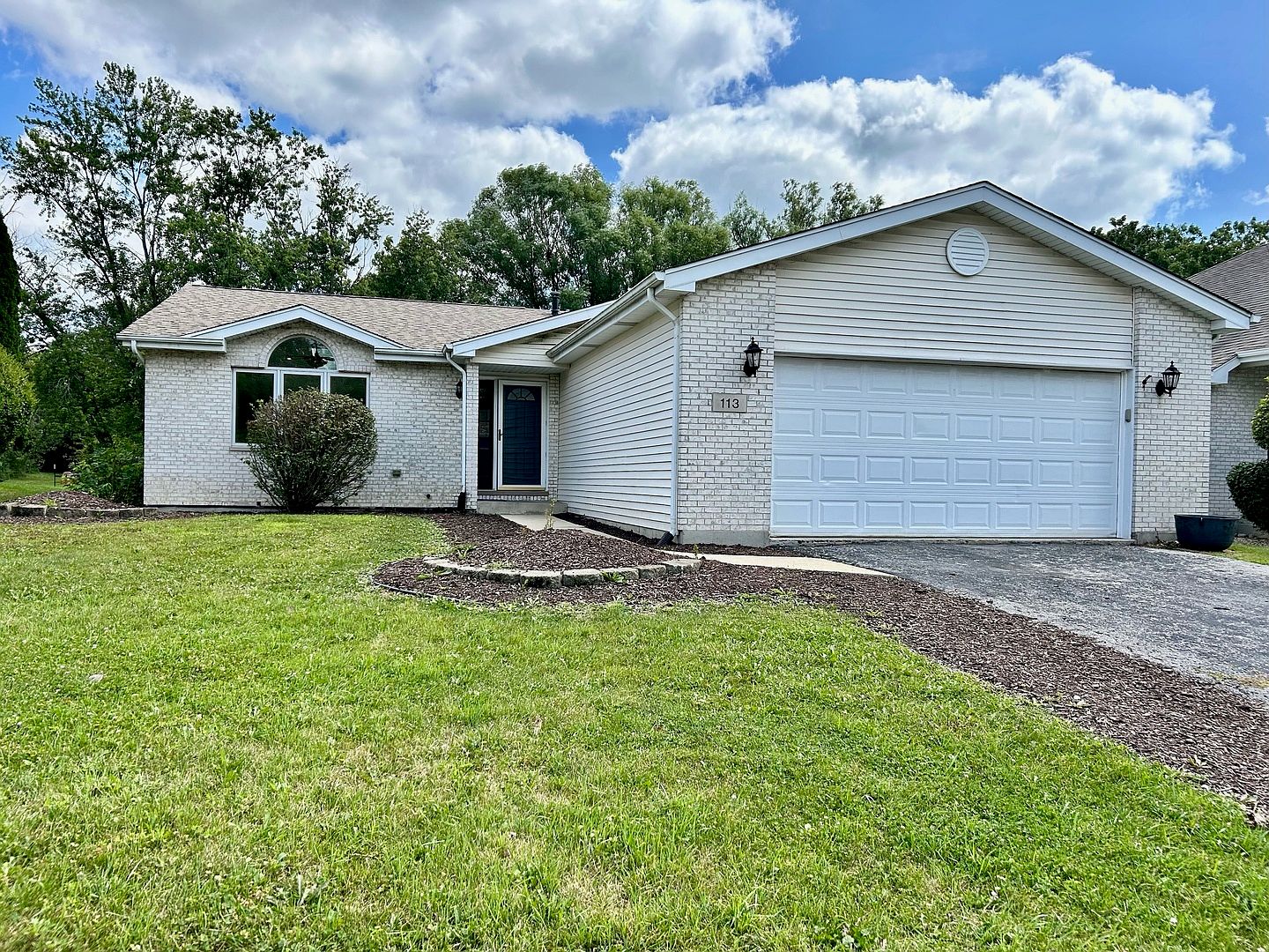 113 Lake Hill Dr, Steger, IL 60475 | Zillow