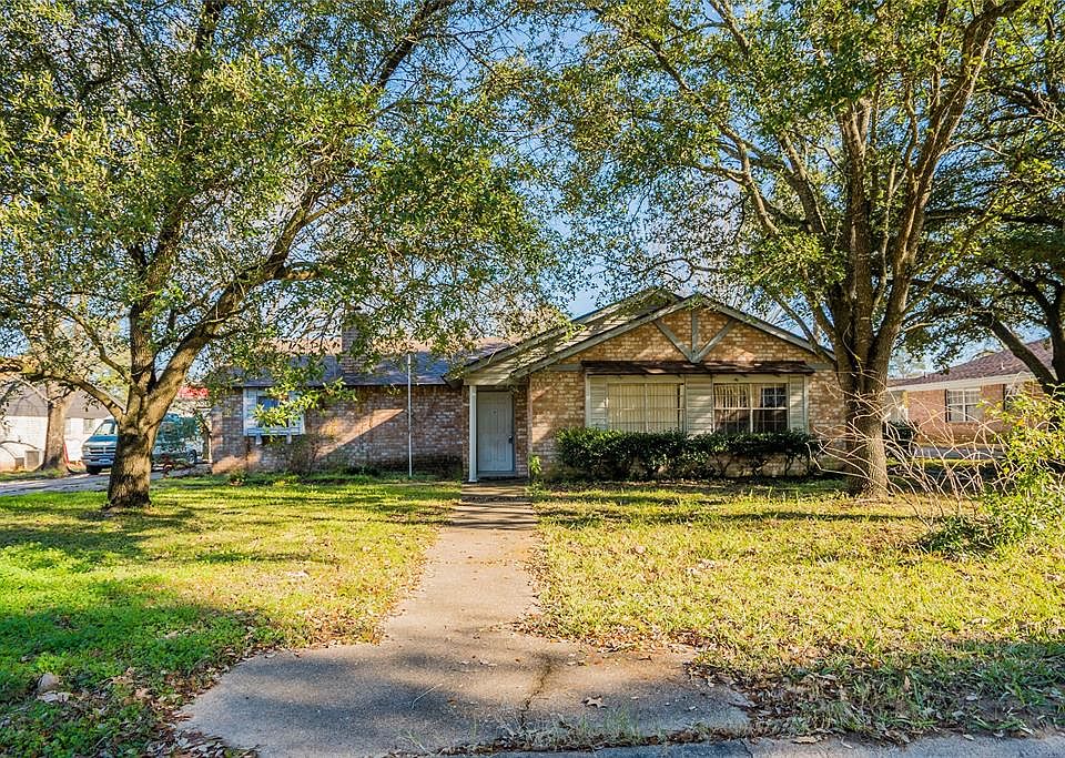 205 Normal Park Dr, Huntsville, TX 77320 | Zillow