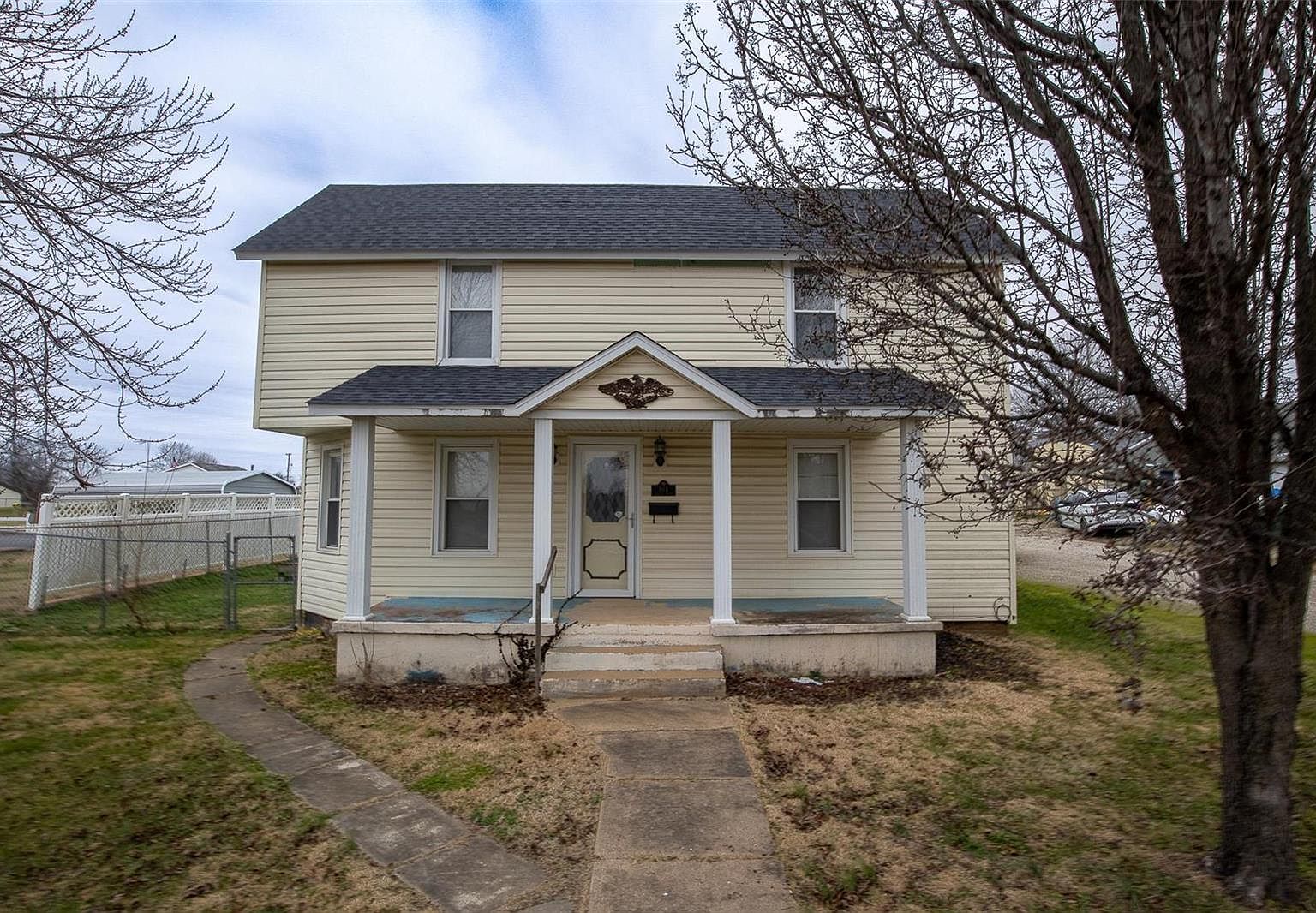 804 S Main St, Fredericktown, MO 63645 | Zillow