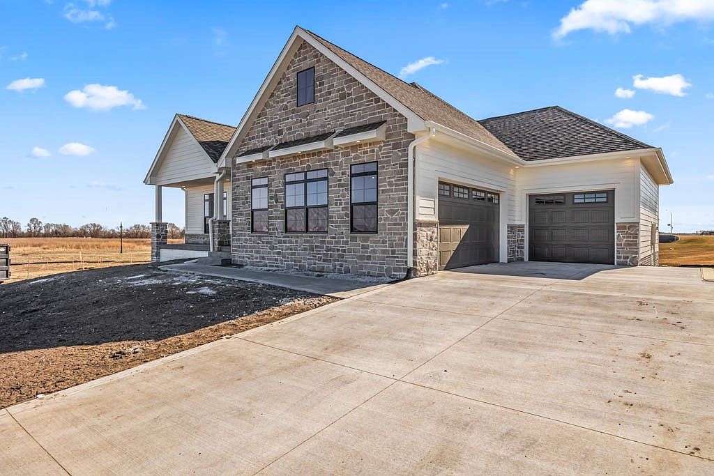 17964 Tanglewood Dr, Clive, IA 50325 | MLS #701402 | Zillow