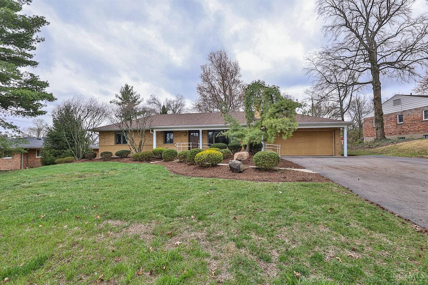 331 Compton Rd, Cincinnati, OH 45215 | Zillow