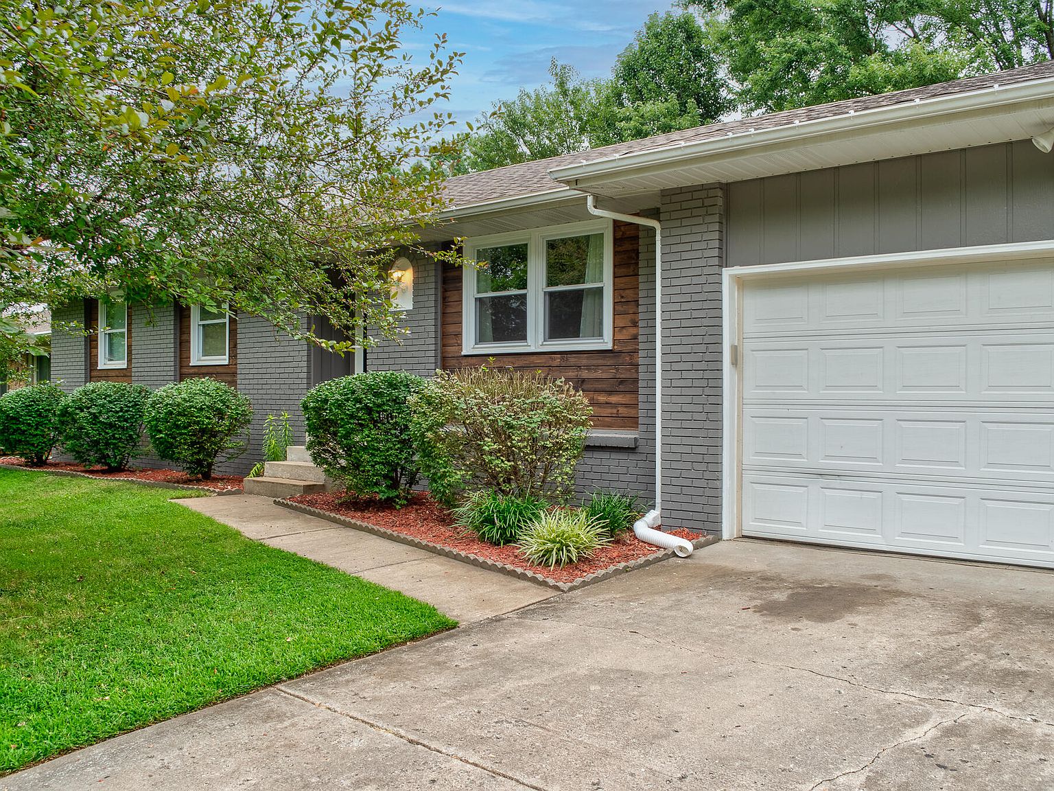 3428 S Nettleton Avenue, Springfield, MO 65807 | Zillow