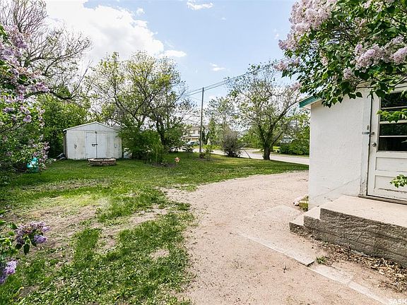 647 Saskatchewan AVENUE, Kerrobert, SK S0L 1R0 | MLS #SK951743 | Zillow