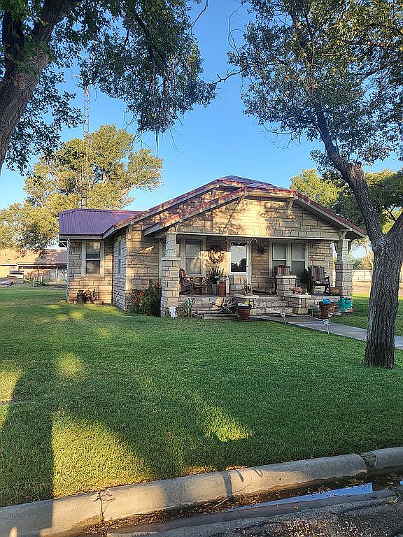 802 Cluck Ave, Gruver, TX 79040 | Zillow