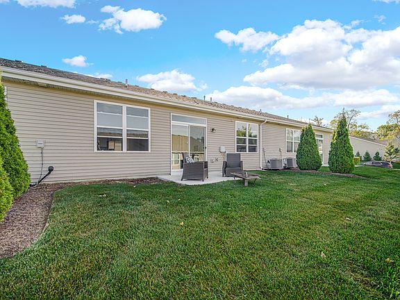 215 Sussex Ct #215, North Aurora, IL 60542 | MLS #12155963 | Zillow