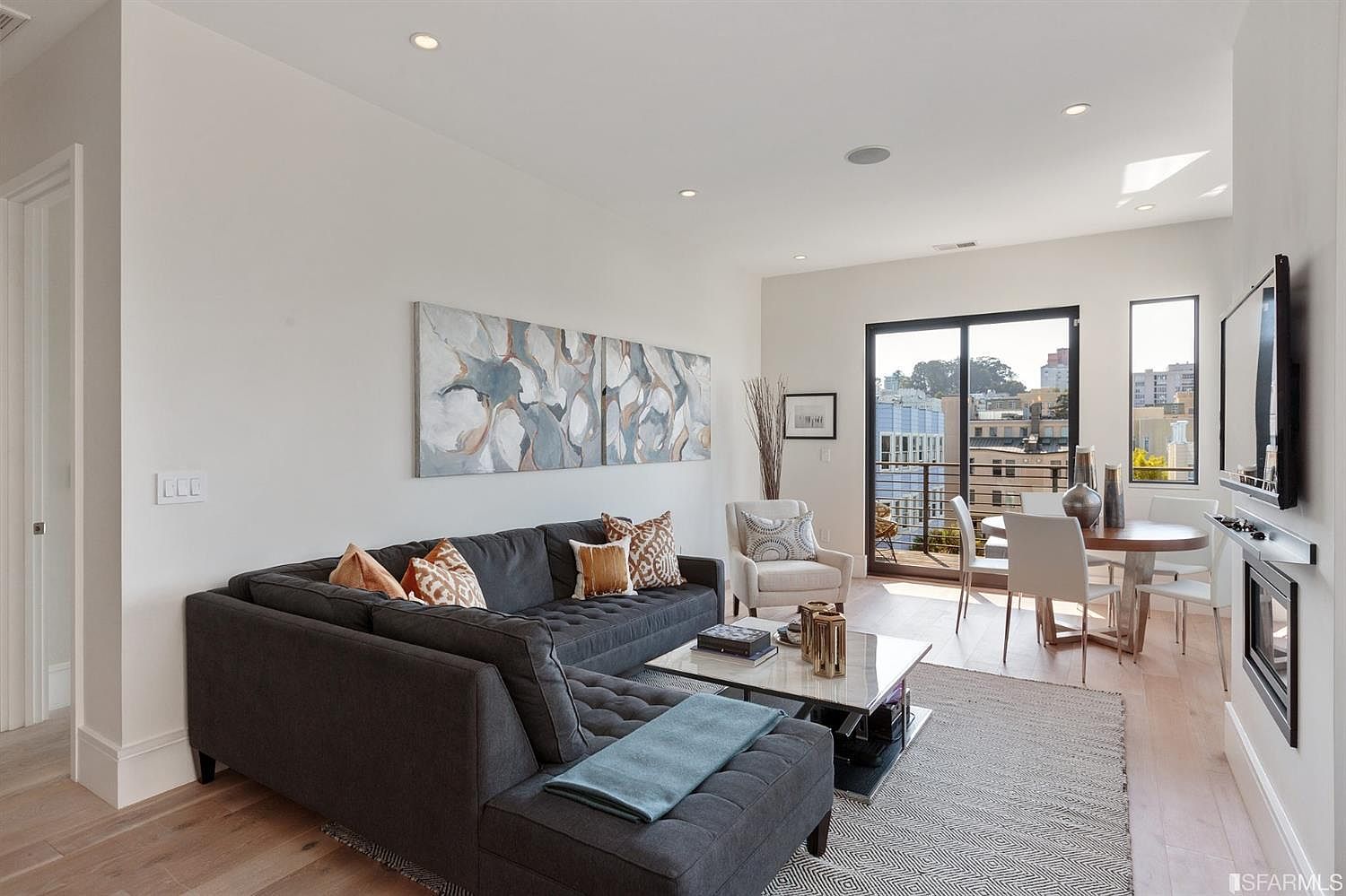 1731 Larkin St APT 4, San Francisco, CA 94109 | Zillow