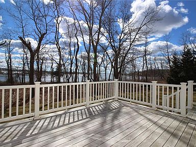 33 Carousel Dr, Riverside, RI 02915 | Zillow