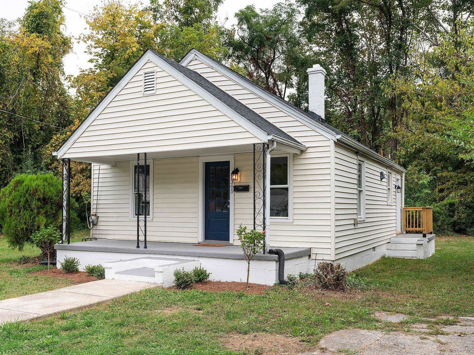 1305 10th St, Waynesboro, VA 22980 | MLS #646390 | Zillow