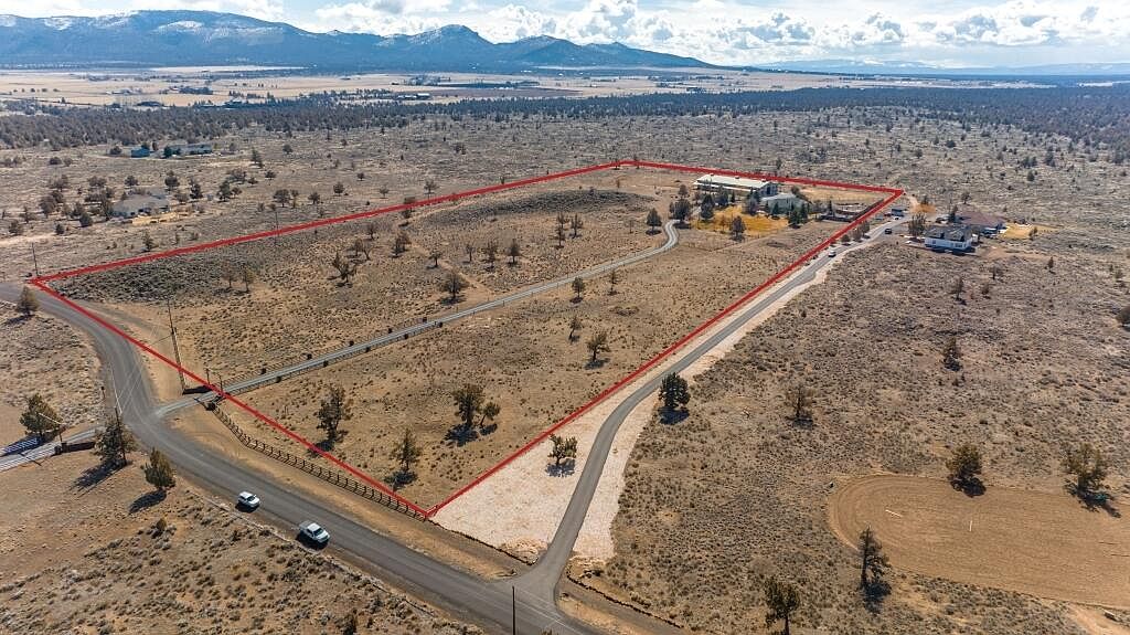 18030 SW Mount Adams Loop, Powell Butte, OR 97753 | Zillow