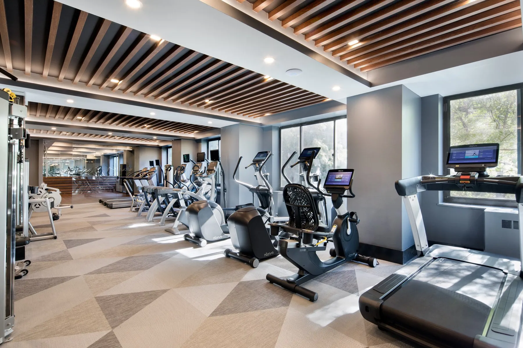 The Serrano at 1735 York Avenue in Yorkville : Sales, Rentals ...