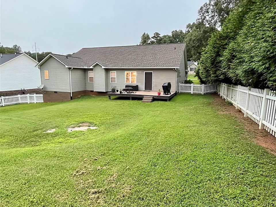 2049 Sugar Maple Ln, Conover, NC 28613 | Zillow