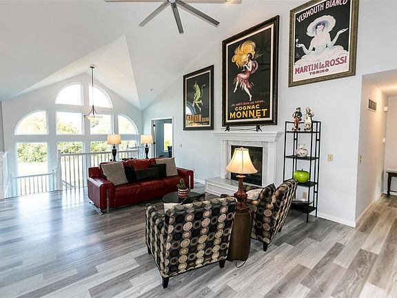 2083 Duello Rd, Lake Saint Louis, MO 63367 | MLS #24054093 | Zillow