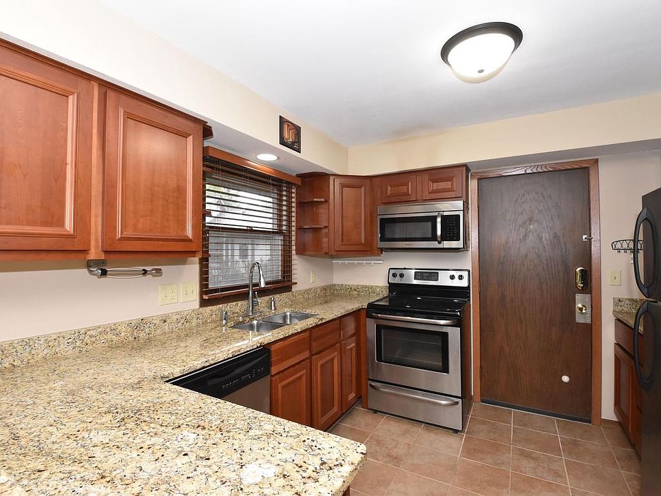 5269 Somerset LANE SOUTH South, Milwaukee, WI 53221 | MLS #1848571 | Zillow