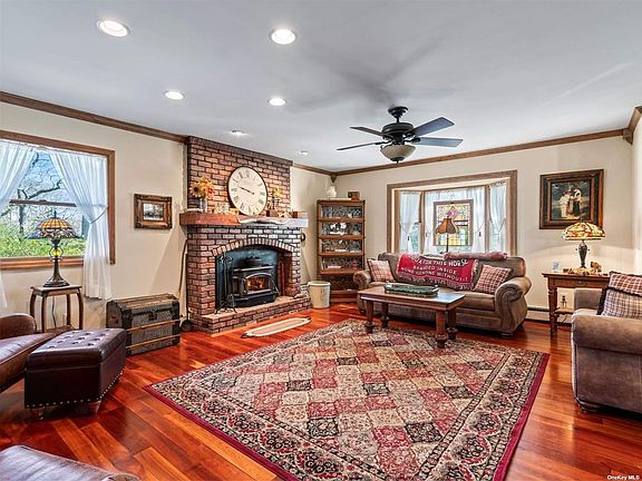 24 Croft Lane, Smithtown, NY 11787 | MLS #3548288 | Zillow