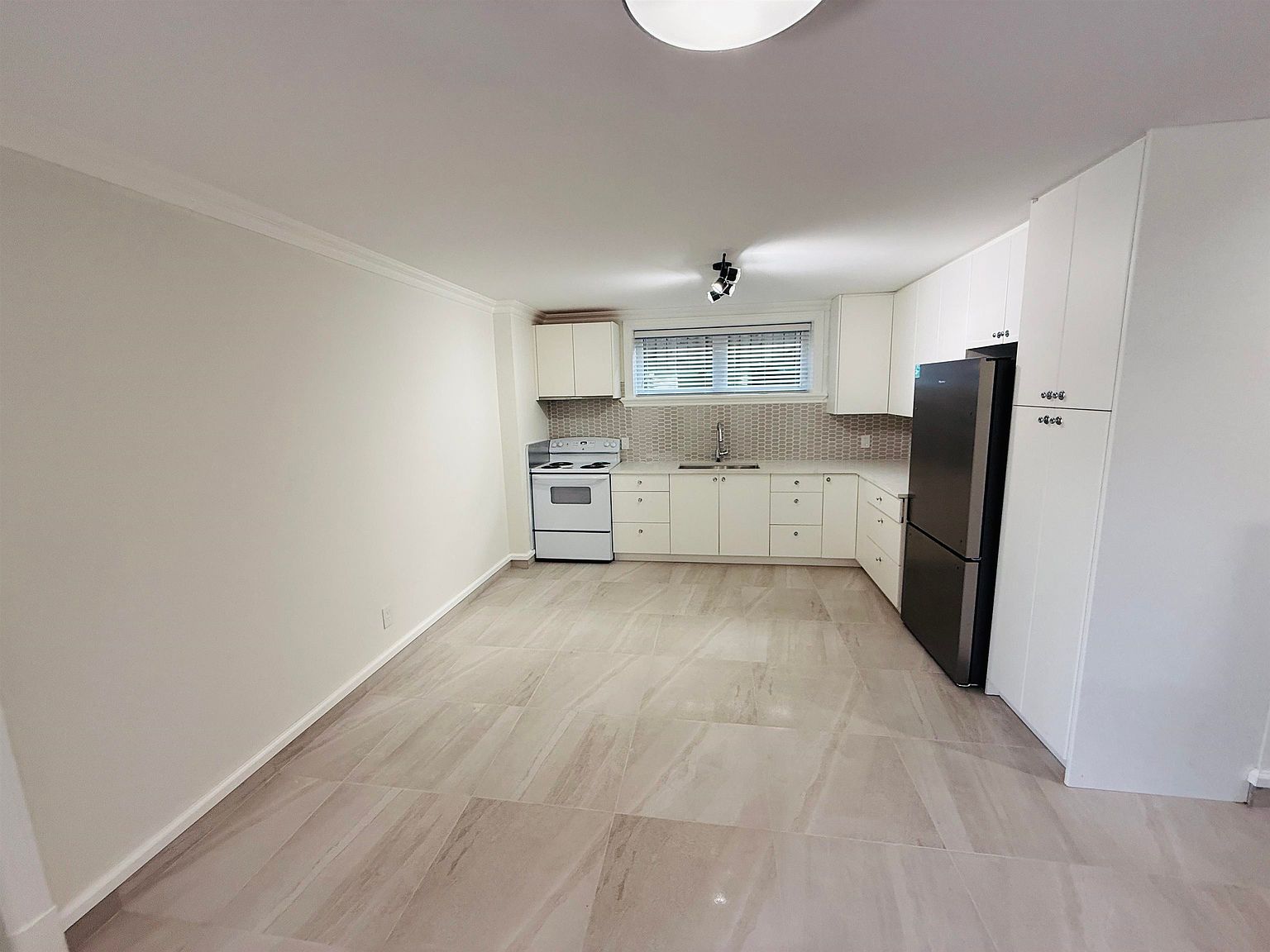 5993 Rumble St #BASEMENT, Burnaby, BC V5J 2A2 | Zillow