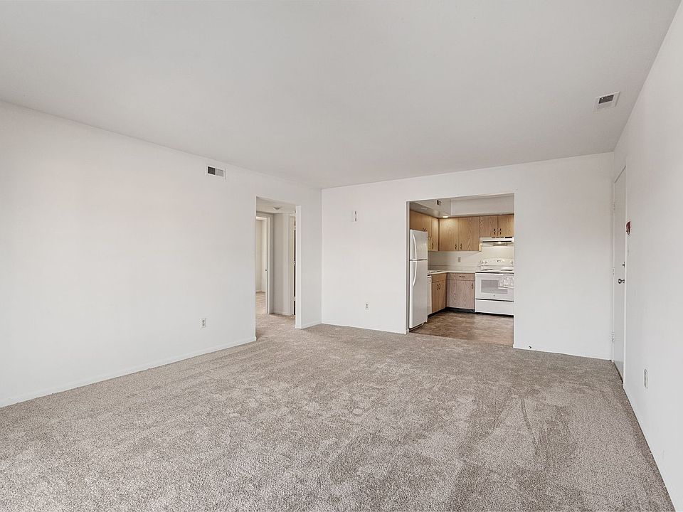 Geneva Street Apartments - 168 Lewis St Elkhorn WI | Zillow