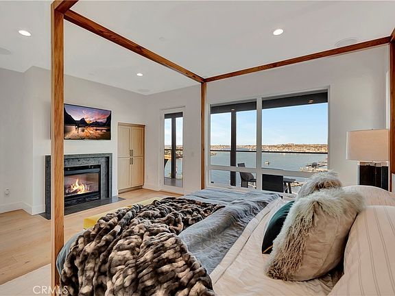 221 Carnation Ave, Corona Del Mar, CA 92625 | MLS #OC24247873 | Zillow