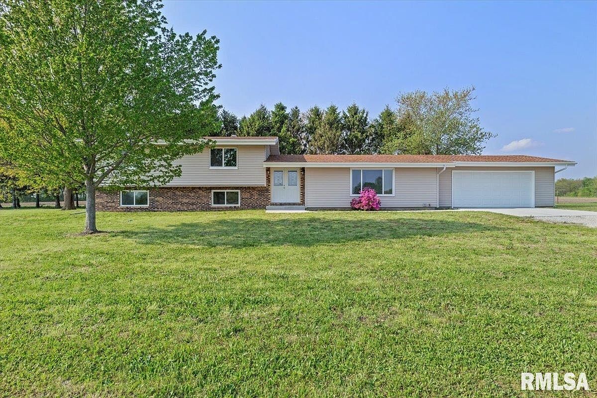 3368 State Highway 104, Waverly, IL 62692 | Zillow