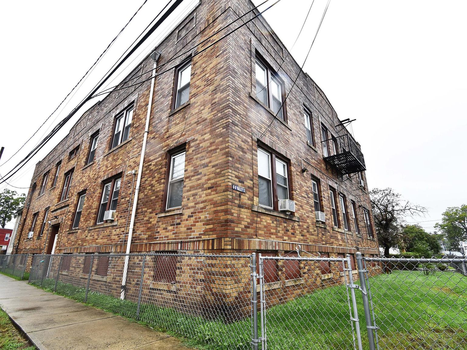 6 Valley St APT 2, Newark, NJ 07106 | Zillow