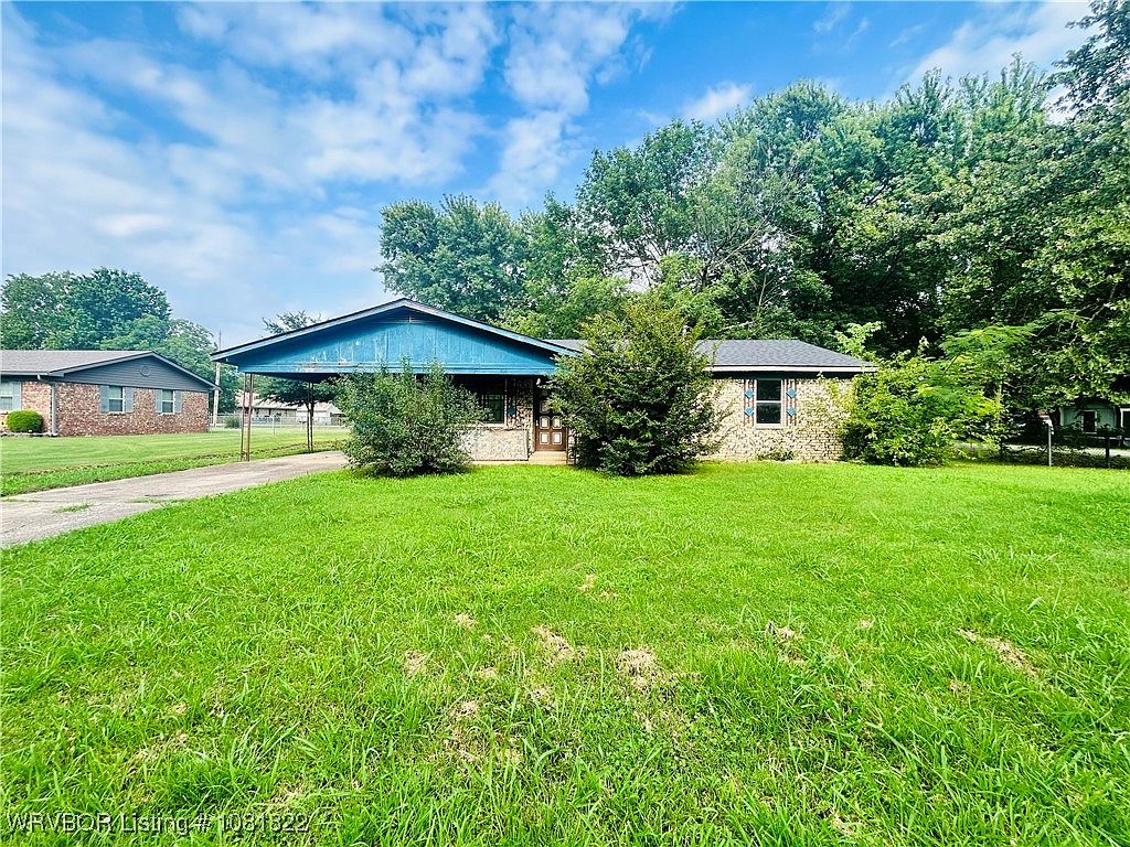 300 Larry, Panama, OK 74951 | Zillow