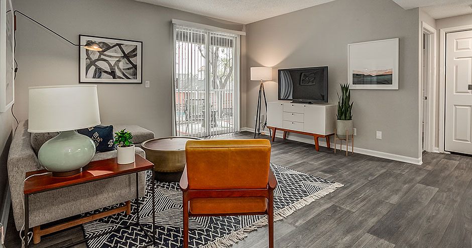 The Crossing at Barry Road Apartments - 7831 NW Roanridge Rd Kansas ...