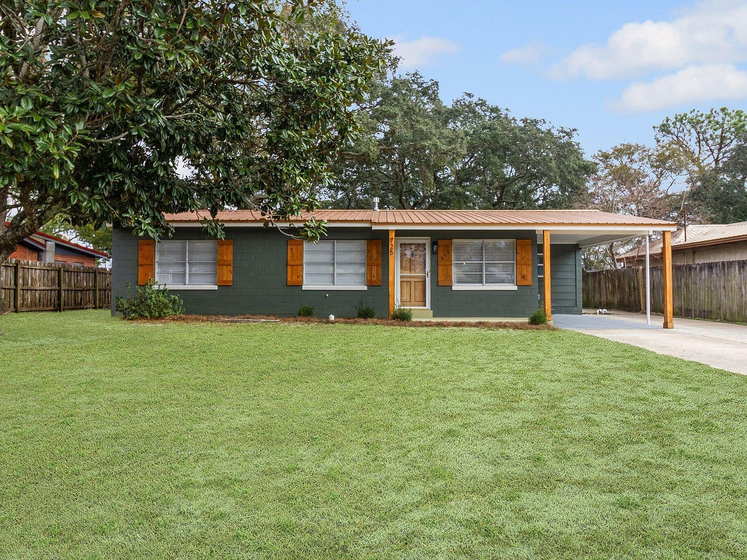 725 Tuxedo Dr, Fort Walton Beach, FL 32547 | Zillow