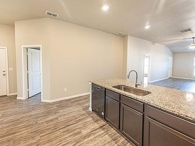 2109 N Texas Ave, Lubbock, TX 79403 | Zillow