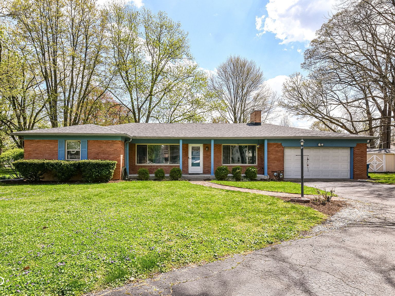 1101 Oakwood Trl, Indianapolis, IN 46260 | Zillow