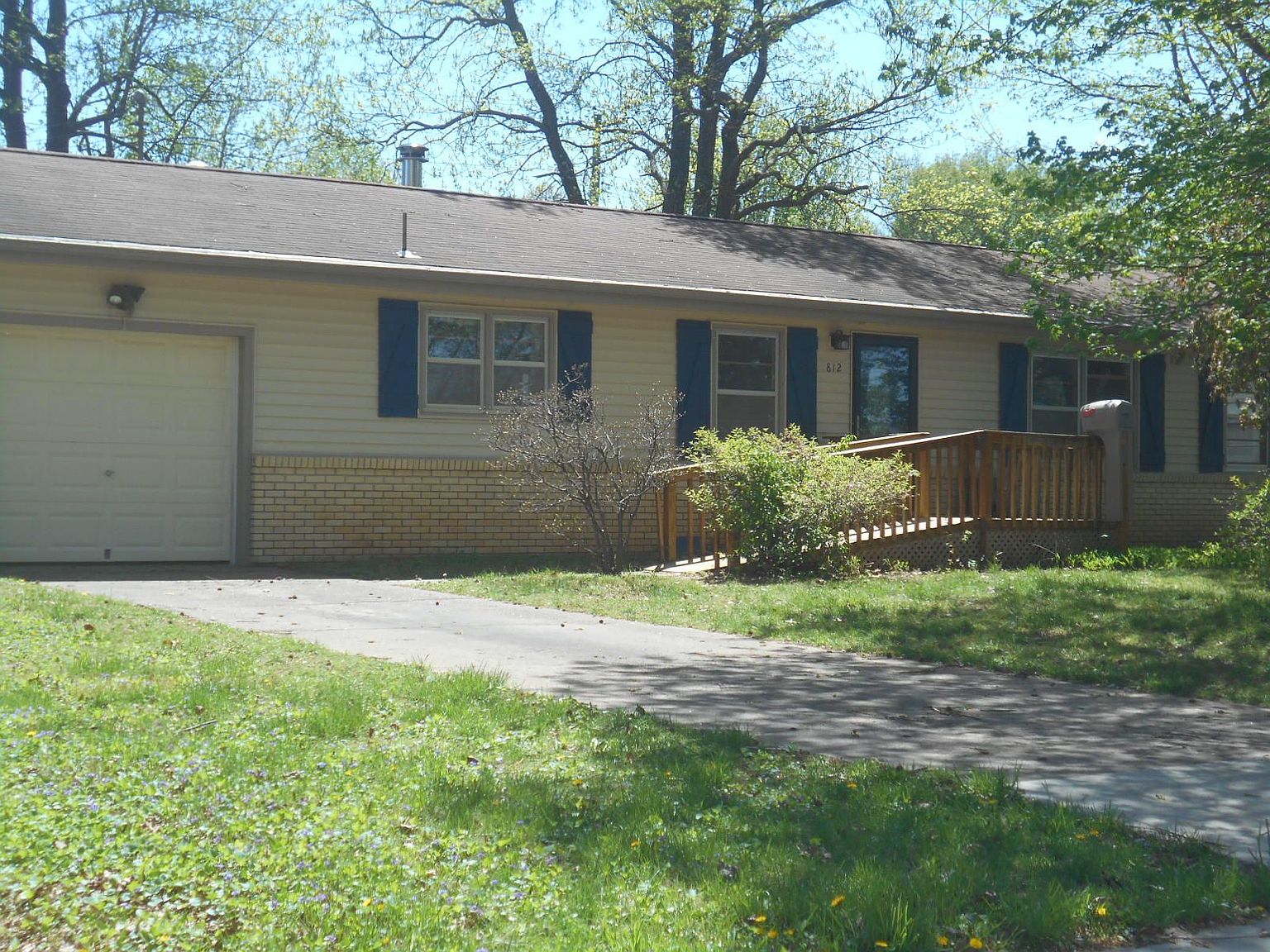 812 E Morningside St, Springfield, MO 65807 | Zillow