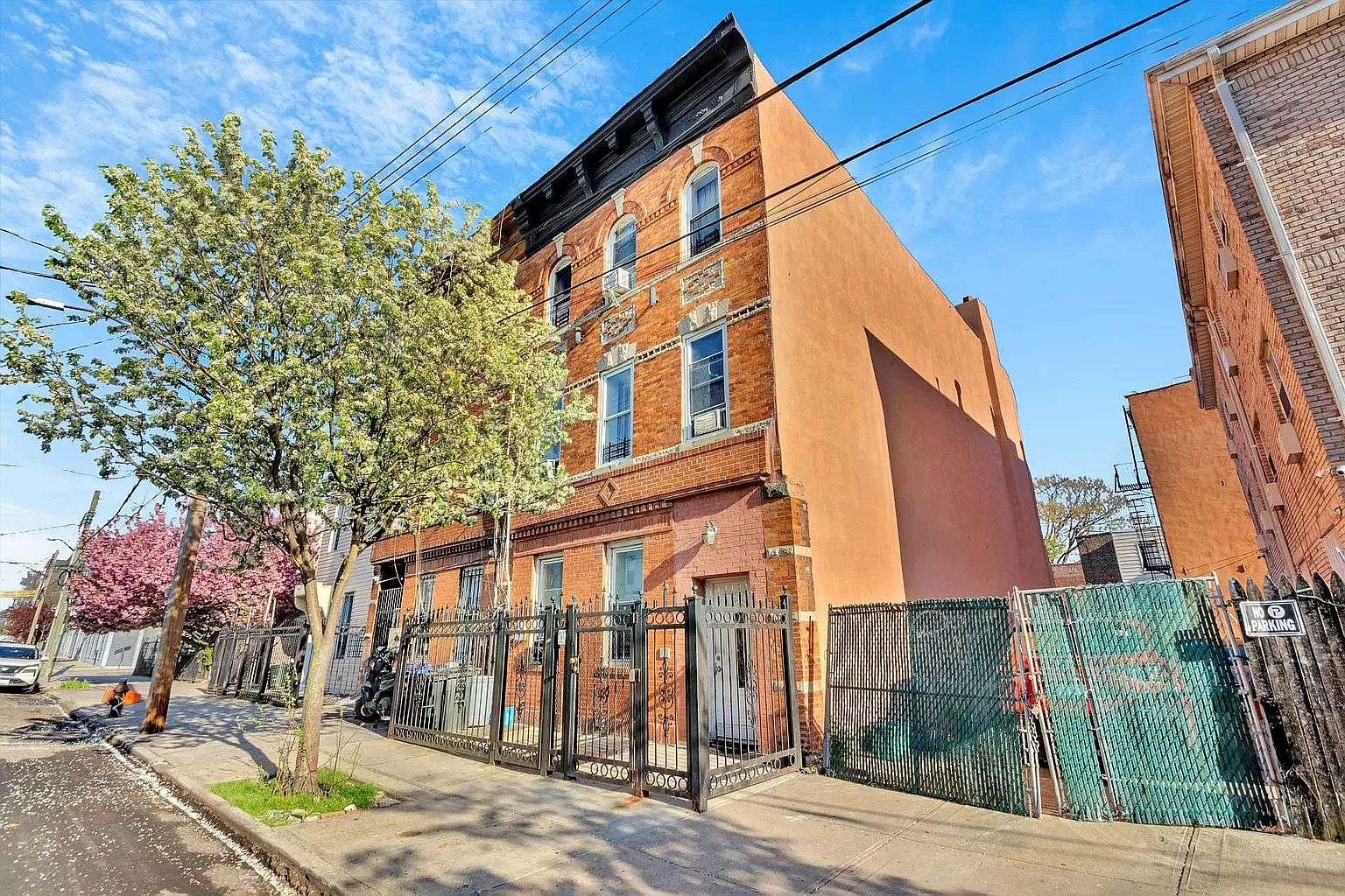 750 Glenmore Ave, Brooklyn, NY 11208 | Zillow