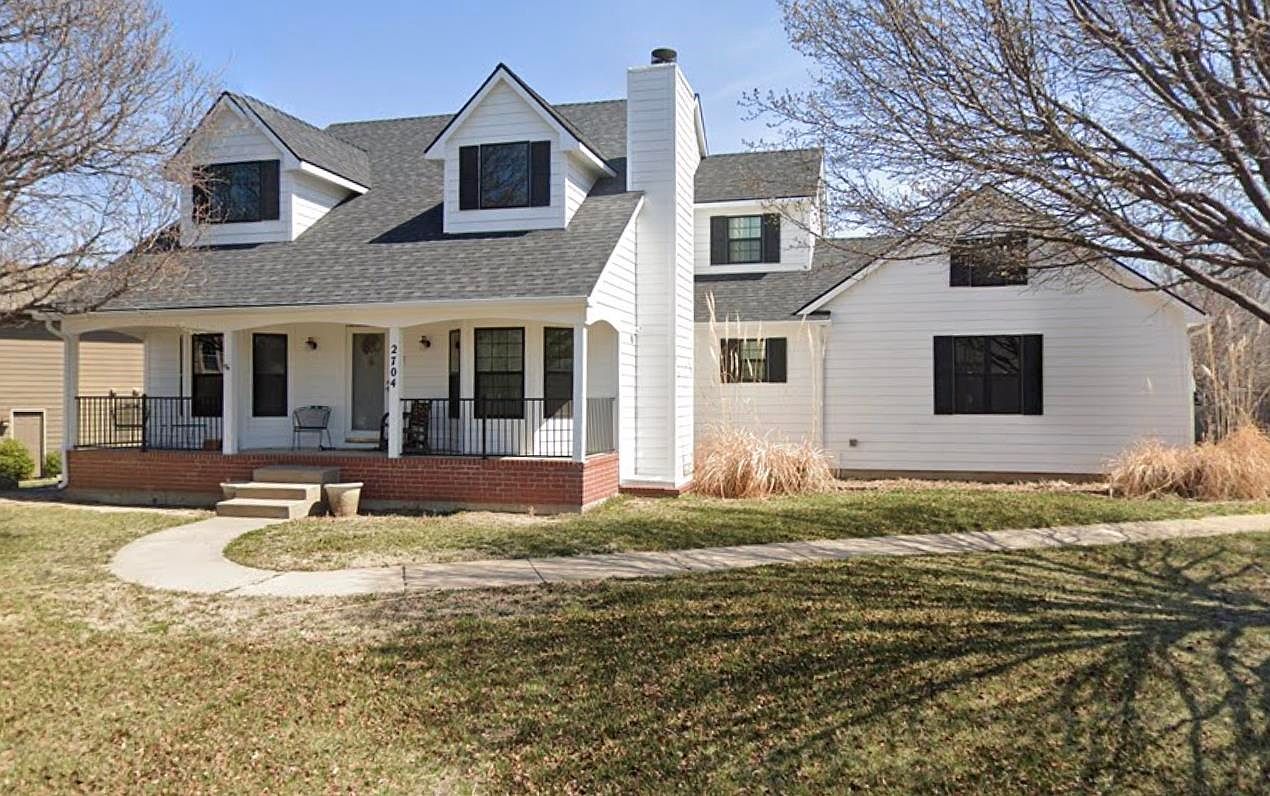 2704 N Beacon Hill Ct, Wichita, KS 67220 | Zillow