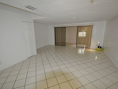 8819 Springtree Lakes Dr, Fort Lauderdale, FL 33351 | Zillow