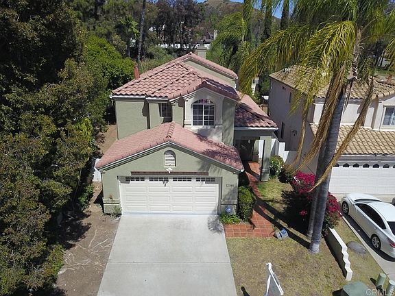 Faze Rug House Old - Home Alqu