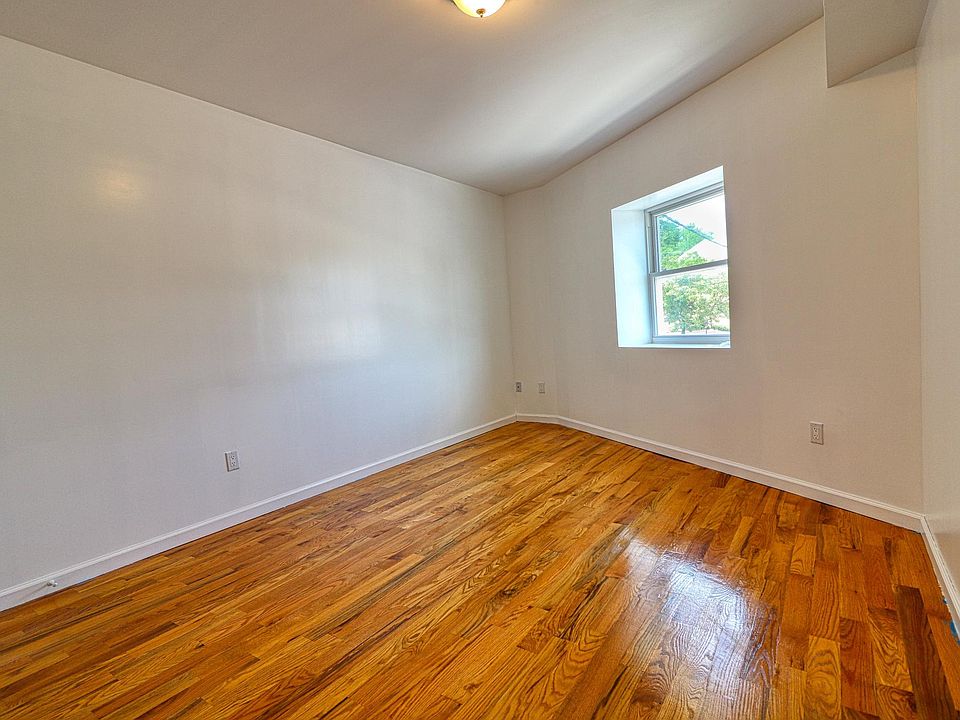 1668 E Gun Hill Rd, Bronx, NY 10469 | Zillow