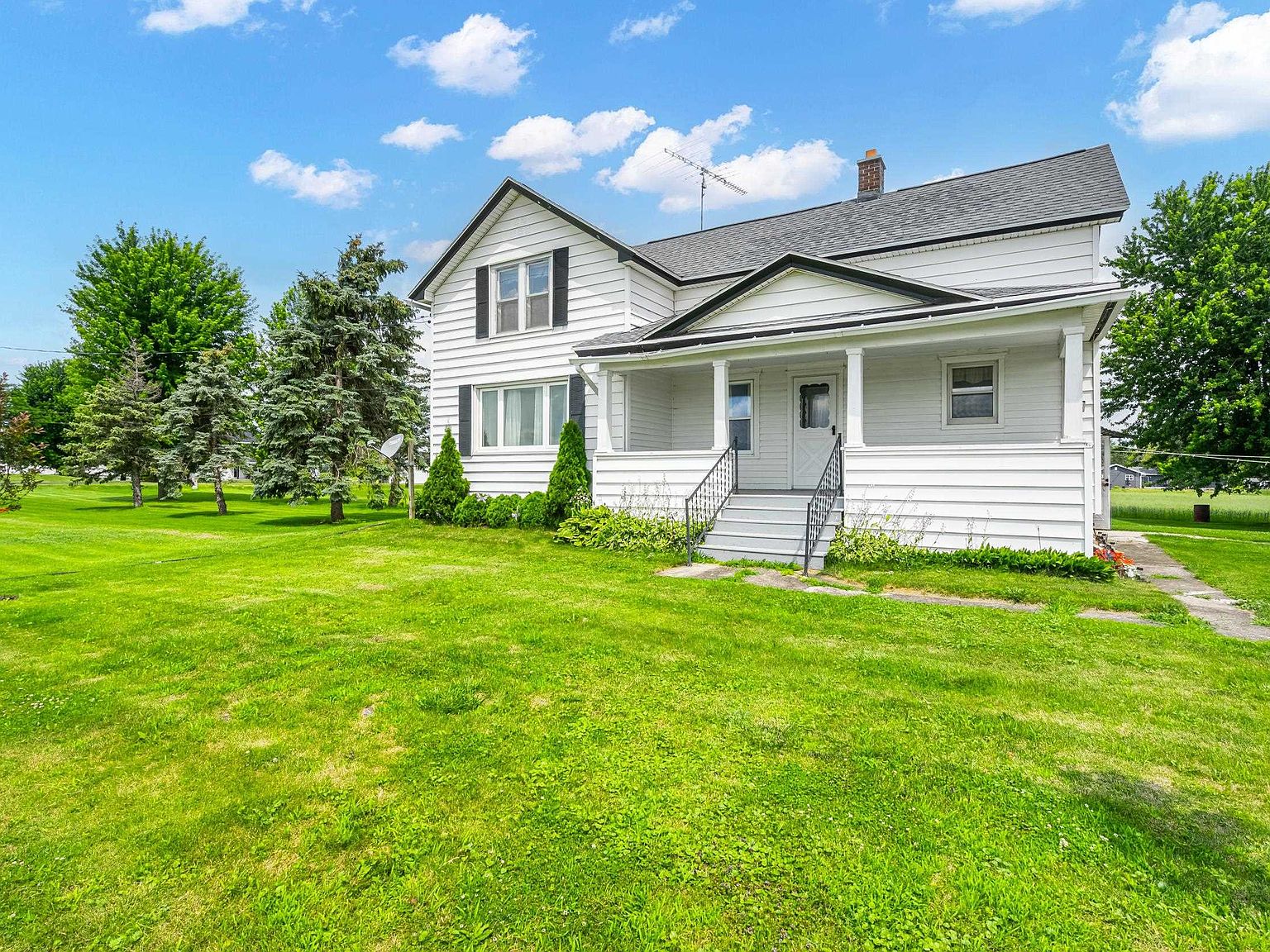 W7805 County Rd N, Van Dyne, WI 54979 | Zillow